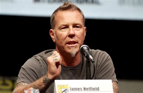Создать мем джеймс хэтфилд с женой хэтфилд джеймс алан James Hetfield Картинки Meme