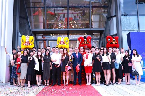 深汕合作区210米高地标建筑来了！绿地中心展示中心开放城市