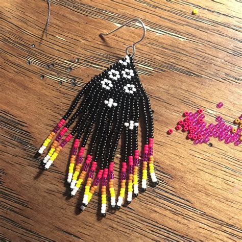 Tiny Tiny Beads 15 0 Not Sure I Can Make The Second One Takes Too Darn Long Artisapractice