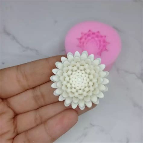 خرید و قیمت قالب سیلیکونی گل داودی وارمری از غرفه مولد و لوازم تحریر و هنری نفیس