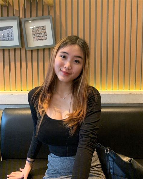 50 Cewek Cantik Selebgram Dengan Body Yang Bikin Ngiler Setiap
