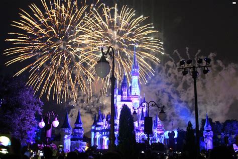 Happily Ever After Fireworks Show At Magic Kingdom Caravan Sonnet