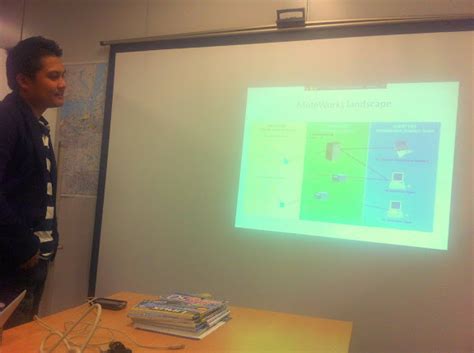 Discussion Note Demo Wireless Sensor Network Using Micaz Crossbow