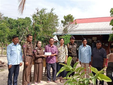 Msjtv News នាយឧត្តមសេនីយ៍ សៅ សុខា ផ្តល់អង្ករ និងថវិកា ជូនមេភូមិក្តុលអភិវឌ្ឍន៍ ក្នុងឃុំស្វាយជុក