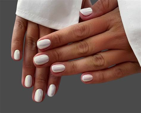 8 Colors That Always Look Stunning On Short Nails According To Manicurists