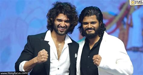 అరుదైన గౌరవాన్ని దక్కించుకుని చరిత్ర సృష్టించిన విజయ్ దేవరకొండ ఆనంద్