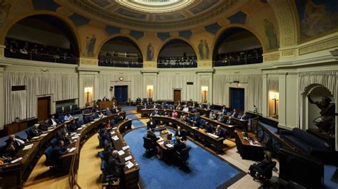 Manitoba Could Make Councillors School Trustees Take Leave Of Absence To Pursue Mla Bid Cbc News