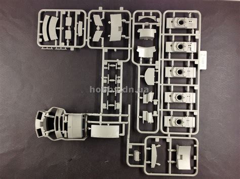 Border Bt 034 Німецький танк Sd Kfz 181 Tiger I ранніх випусків придбати у Києві та Україні