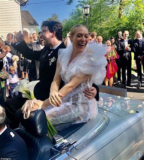 Chloë Sevigny Hosts A Star Studded Second Wedding Ceremony Daily Mail