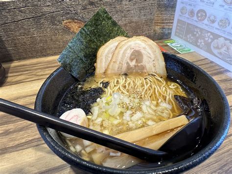 鷹の爪で塩を初体験！相変わらずスープは灼熱！ストレートに愛情伝えてくるタイプだった【東神楽町】 裸電球ぶら下げて
