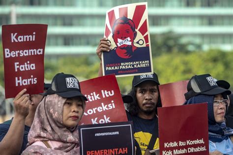 10 Poin Revisi Uu Ite Yang Disahkan Dpr Atur Konten Asusila Dan Judi Nasional Id