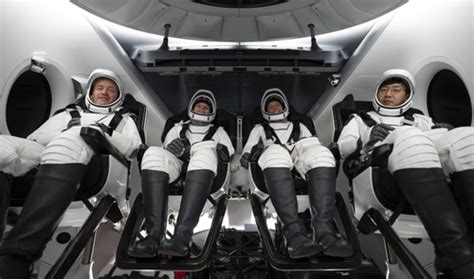 How Spacex Built A New Spacesuit For Polaris Dawns Private Spacewalk