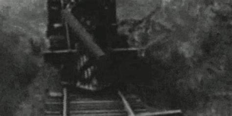 me when i m searching after the missing semicolon in my code the