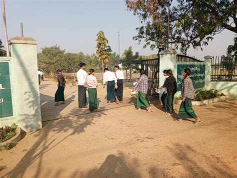 ဥတ္တရသီရိမြို့နယ်တွင် တက္ကသိုလ်ဝင်တန်းစာမေးပွဲ မြန်မာစာဘာသာရပ်ကို ကျောင်းသား၊ ကျောင်းသူ ၆၃၈ ဦးဖ