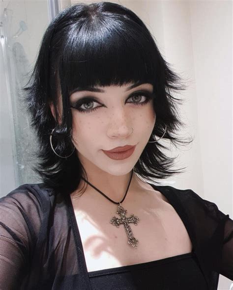 41 Mesmerizing Gothic Hairstyles Unleash Your Dark Glamour Hood Mwr