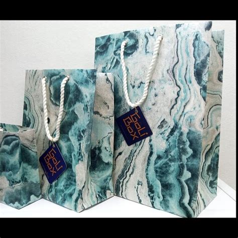 خرید و قیمت پاکت هدیه و کادویی گلی باکس سایز بزرگ طرح کهکشان از غرفه گُلی باکس باسلام