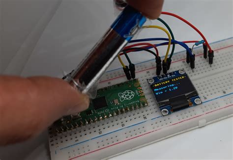 Raspberry Pi Pico Battery Checker