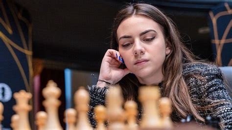 Нургюл Салимова Работя за да стана гросмайстор при мъжете