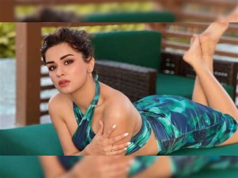 From Anjali Arora To Sofia Ansari Avneet Kaur These Are India Top 5