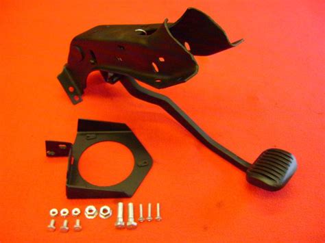 Sell 1973 73 Jeep Commando Brake Pedal Assy Amc Jeepster Willys 66 67 68 69 70 71 72 In Shell