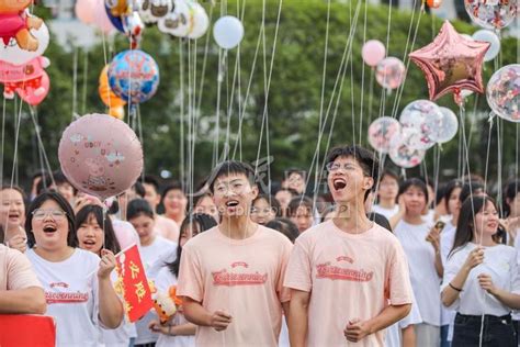 湖南蓝山减压迎高考 人民图片网
