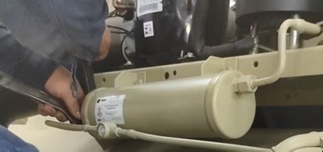 约克空调机组更换干燥过滤器 煜信空调