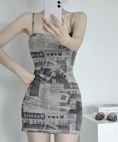 스판짱짱핏예쁨 나시 미니원피스 1color 뉴스레터링 패턴 뷔스티에 미니원피스 레터링 민소매 슬립 미니드레스 에이블리