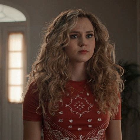 Brec Bassinger As Courtney Whitmore Stargirl Long Hair Styles Pretty