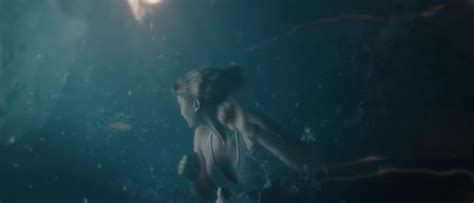 Passengers Behind Jennifer Lawrences Gravity Defying Pool Scene