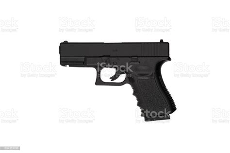 현대 반자동 권총 자기 방어를위한 짧은 배럴 무기 경찰 특수 부대 및 군대를 무장 흰색 배경에서 격리합니다 0명에 대한 스톡 사진 및 기타 이미지 Istock