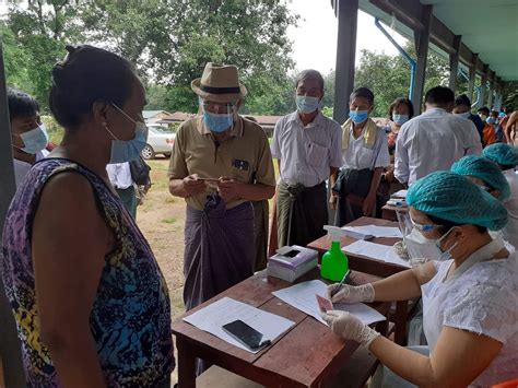 ကျိုက်ဒုံမြို့၌ အသက် ၆၅ နှစ်နှင့်အထက်‌ ဒေသခံပြည်သူများအား ကိုဗစ် ၁၉ရောဂါ ကာကွယ်ဆေး စတင်ထိုးနှံ