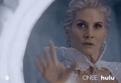 Elsa Gifs Find Share On Giphy