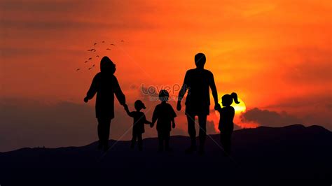 Lovepik 500691946 יצירתי תמונה חינם משפחה מאושרת בשקיעה