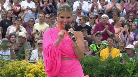 Beatrice Egli Zdf Fernsehgarten Celebboard Net Bilder Und Videos Der Stars