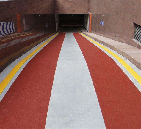 陕西彩色陶瓷防滑路面厂家 陕西环氧树脂地坪漆施工 陕西地下车库防滑坡道批发 陕西防静电自流平价格 陕西尚景辉建筑工程有限公司