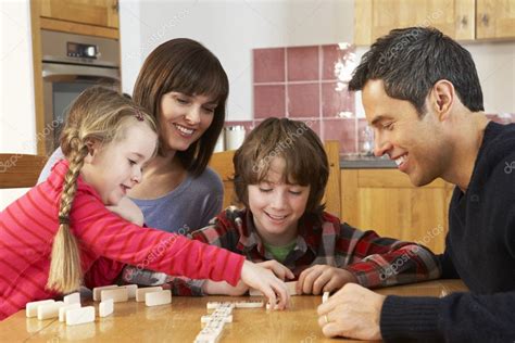 Игры для родителей и детей дома Подвижные игры для детей дома 26 идей