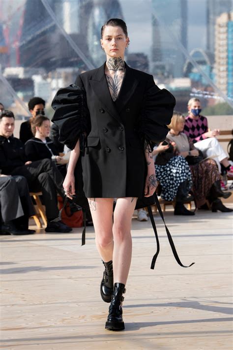 Alexander Mcqueen Spring 2022 Collection Tom Lorenzo