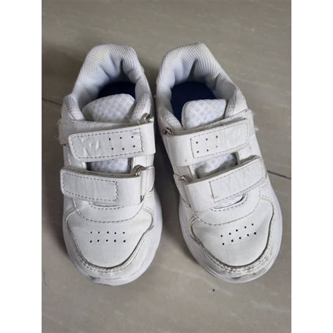 รองเท้าเด็กแบรนด์แท้มือสอง รองเท้าผ้าใบขาว Toe Zone Size 9 Uk8 พร้อม