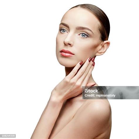 Wanita Cantik Dengan Kulit Segar Bersih Foto Stok Unduh Gambar