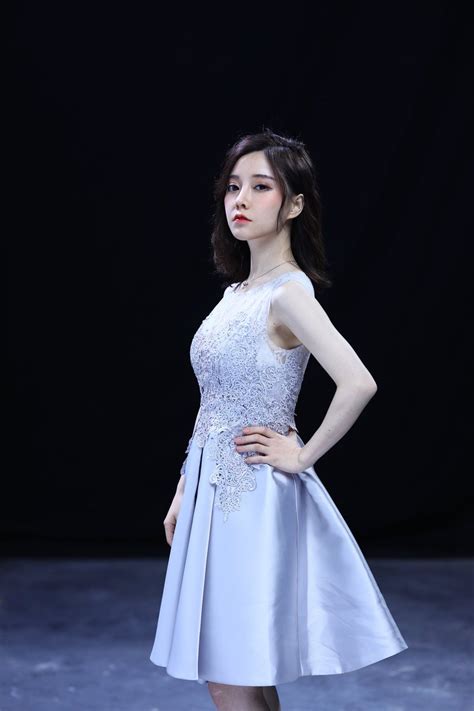 冯提莫高清原图写真 Assgi8akwy （访问密码：3032）明星生图 主播 反差 骚女 直播 抖音