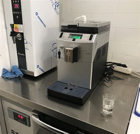 전자동커피머신렌탈 설치사례 업소용커피머신 필립스 세코 리리카 플러스 똑똑한 한끼 샐러디 설치건 판테온커피 판테온커피