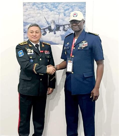 НҮБ ын энхийг дэмжих ажиллагааны Хүчний командлагчаар Б Эрдэнэбатыг томиллоо