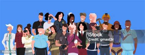 혼합 레이스 사람들 그룹 다른 직업은 함께 서 있는 파란색 배경 남성 여성 노동자 초상화 수평 배너 플랫 다양한 직업에 대한 스톡 벡터 아트 및 기타 이미지 Istock