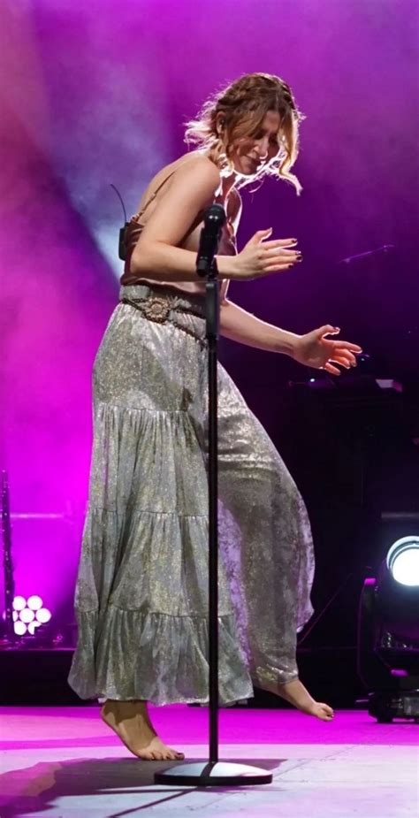 Mariza Feet