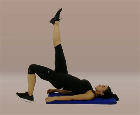 Entrenamiento De Glúteos El Video De Los 5 Ejercicios Para Lograr