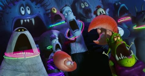 몬스터호텔3 미 박스오피스 깜짝 1위 스카이스크래퍼 제압