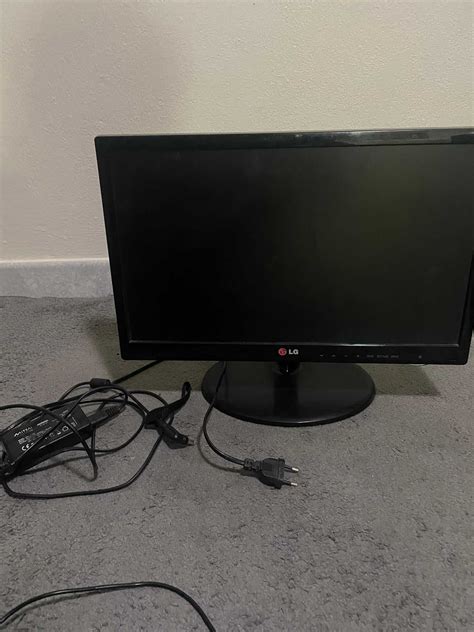 Monitor Lg Tv 18 5 Led Nplay Teclado Fone De Ouvido Mouse Campanhã • Olx Pt