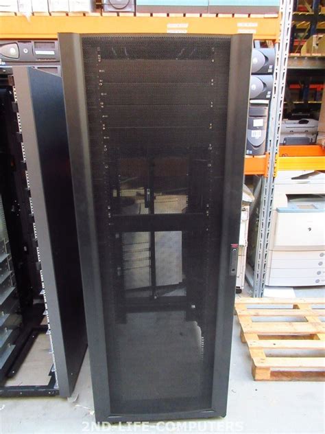 Please Help Determine Which Apc Cabinet Is This R Homelab