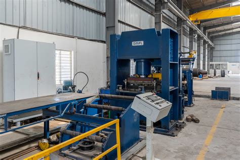 Metal Beam Crash Barrier W Beam And Thrie Beam Fabmont