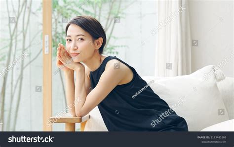 Middle Aged Model Body Pose Over 7841 Royalty Free Licensable Stock